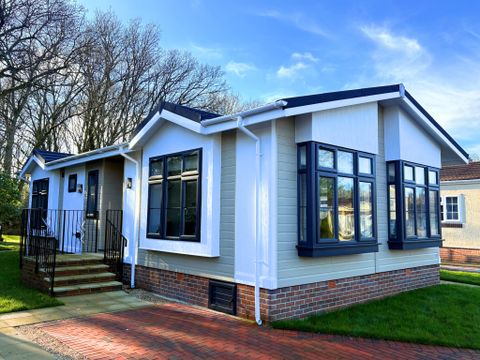 Gladelands, Ferndown BH22, 2 bed mobile/park home for sale, £238,000 ...