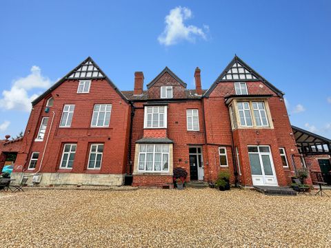 1 bed flat to rent in Studley Manor, 270 Frome Road, Trowbridge ...
