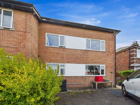 Moorland Road, Lytham St. Annes, Lancashire FY8, 2 bed maisonette for ...