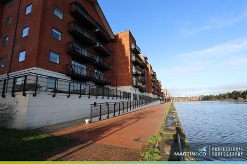 1 bed flat for sale in Henke Court, Cardiff Bay CF10, £155,000 - Zoopla