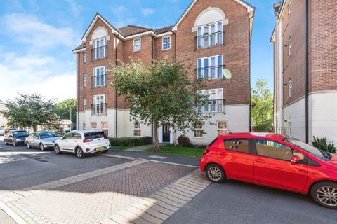 Priory Chase, Pontefract WF8, 2 bed flat for sale, £120,000 - Zoopla