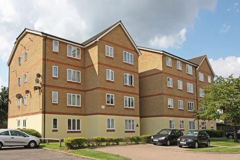 Regis Court, Longfield Drive CR4, 1 bed flat to rent, £1,300 pcm - Zoopla