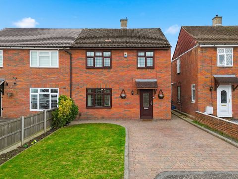 Roydon Close, Loughton IG10, 3 bed semi-detached house to rent, £2,250 ...