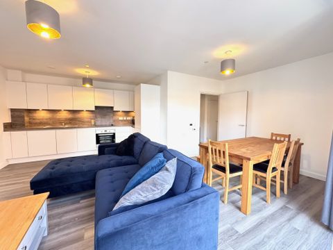 Ron Leighton Way, London E6, 2 bed property to rent, £2,000 pcm - Zoopla