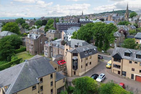 Roseangle, Dundee DD1, 3 bed flat for sale, £215,000 - Zoopla