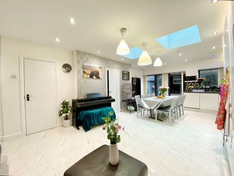 5 bed terraced house for sale in Stretton Way, Borehamwood WD6, £ ...