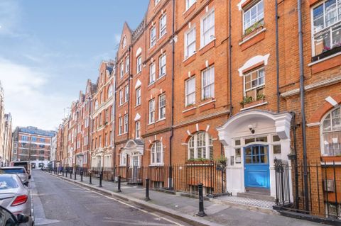 2 bed flat to rent in Huntley Street, Ucl, Lse, Icl, Ual, Bloomsbury ...