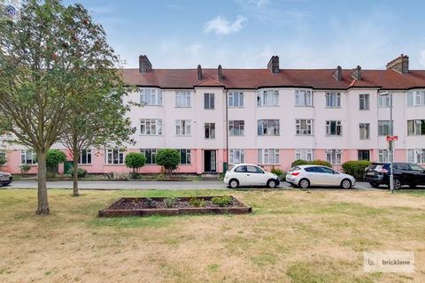 2 bed flat to rent in Chinbrook Road, London SE12, £1,400 pcm - Zoopla