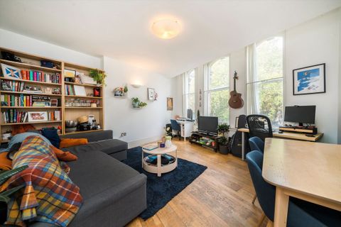 Mare Street, Hackney Central E8, 1 bed flat to rent, £1,950 pcm - Zoopla