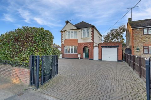 Basildon, Essex SS14, 3 bed detached house for sale, £600,000 - Zoopla