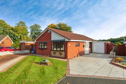 2 bed detached bungalow for sale in Mosedale Grove, Runcorn WA7, £ ...