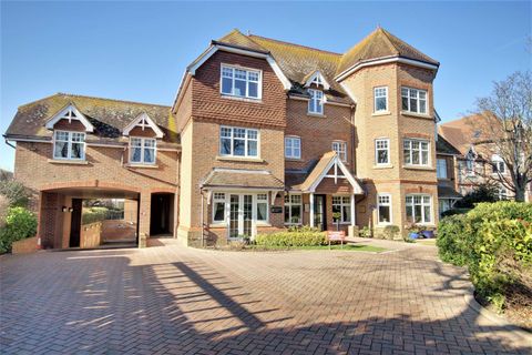 3 bed flat for sale in Wordsworth Road, Worthing BN11, £350,000 - Zoopla