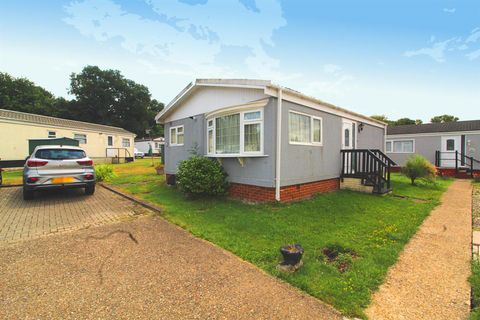 Barnet Road, Barnet EN5, 2 bed mobile/park home for sale, £149,950 - Zoopla