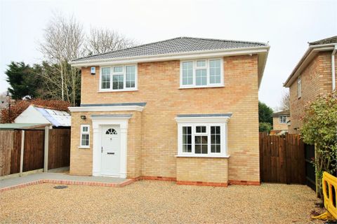 4 bed detached house for sale in Waterloo Crescent, Wokingham RG40, £ ...
