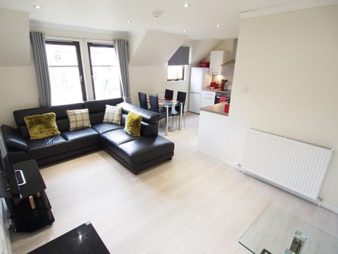 2 bed flat to rent in Flat Kingswells Avenue, Kingswells AB15, £725 pcm ...