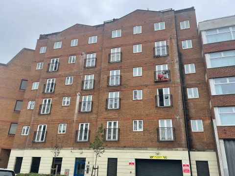 2 bed flat for sale in Cheapside, Reading, Berkshire RG1, £259,000 - Zoopla