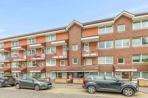 Chiltern Heights, White Lion Road HP7, 2 bed flat for sale, £265,000 ...
