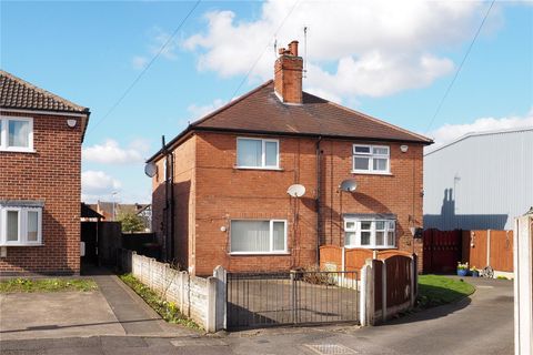 Hanson Crescent, Hucknall, Nottingham, Nottinghamshire NG15, 2 bed semi ...
