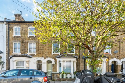 3 bed flat for sale in Inworth Street, Battersea, London SW11, £750,000 ...