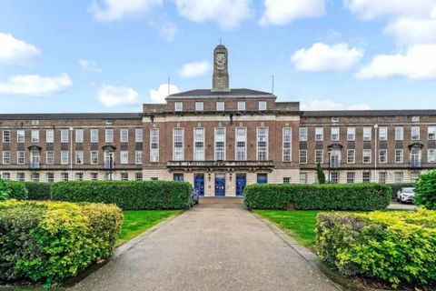 Longbridge Road, Academy Court RM8, 2 bed flat to rent, £1,650 pcm - Zoopla