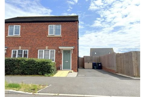 2 bed semi-detached house for sale in Hopkins Road, Warwick CV34, £ ...