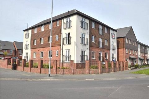2 bed flat for sale in Oaklands Court, Leeds LS8, £130,000 - Zoopla
