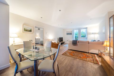 2 bed flat to rent in Almansa Way, Lymington SO41, £1,850 pcm - Zoopla