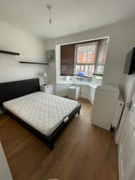 1 bed property to rent in Devizes Road, Salisbury SP2, £690 pcm - Zoopla