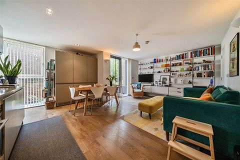 Parade Ground Path, The Academy, Woolwich SE18, 2 bed detached house ...