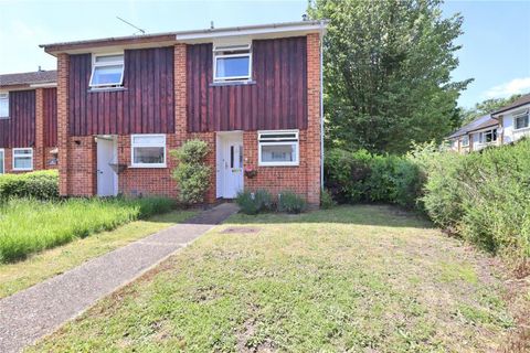 Woking, Surrey GU21, 2 bed property to rent, £1,600 pcm - Zoopla