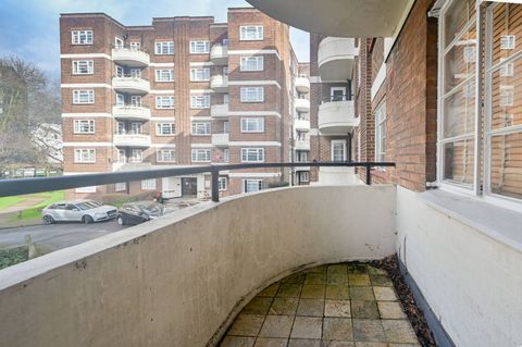 2 bed flat for sale in Bollo Lane, Acton, London W3, £425,000 - Zoopla