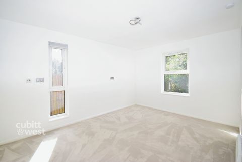 Turnpike Lane, Sutton SM1, Studio to rent, £1,000 pcm - Zoopla