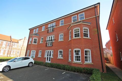 2 bed flat for sale in George Roche Road, Canterbury CT1, £185,000 - Zoopla