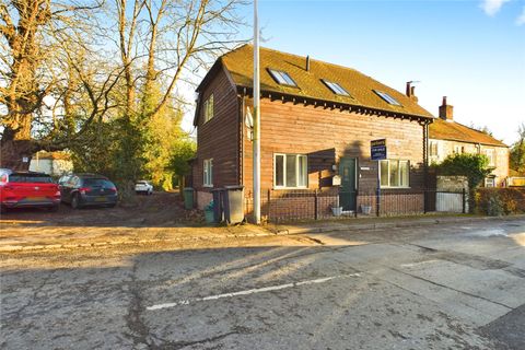 1 bed flat for sale in Station Road, Woolhampton, Reading, Berkshire ...