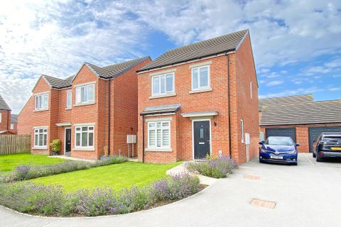 3 bed detached house for sale in Thomas Drive, Killinghall, Harrogate ...