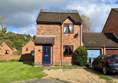 3 bed detached house for sale in Davis Road, Market Lavington, Devizes SN10, £300,000 - Zoopla