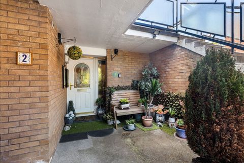 Doncaster Road, Rotherham S65, 2 bed flat for sale, £95,000 - Zoopla