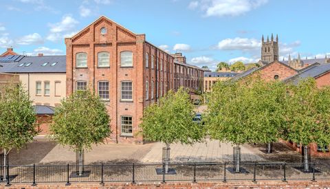 2 bed flat for sale in Princes Drive, Worcester WR1, £225,000 - Zoopla