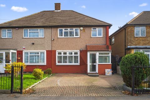 Chadwell Heath Lane, Romford RM6, 4 bed semi-detached house for sale, £ ...