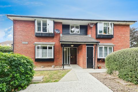 Studio for sale in Hazebrouck Road, Faversham ME13, £80,000 - Zoopla