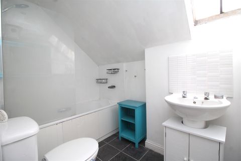 2 bed flat for sale in Peterhouse Close, Peterborough PE3, £127,500 ...