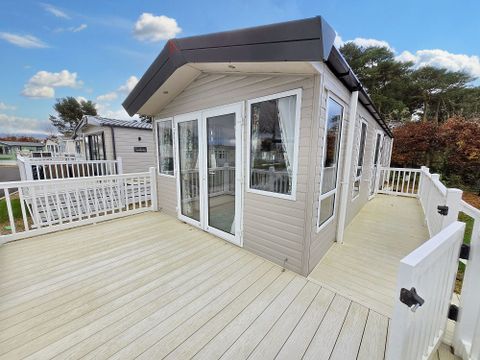 2 bed mobile/park home for sale in Lowgate, Hexham NE46, £59,995 - Zoopla