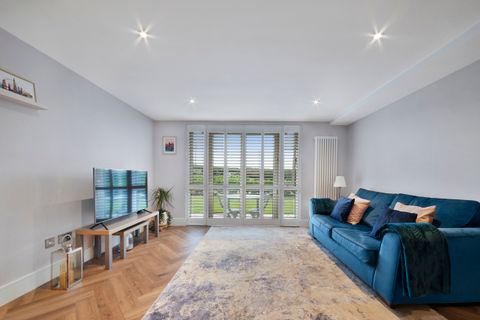 Vanguard Building, Canary Wharf E14, 1 bed flat for sale, £395,000 - Zoopla