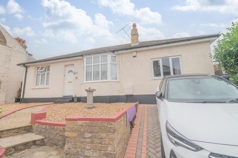5 bed detached bungalow for sale in Newington Road, Ramsgate CT12, £ ...