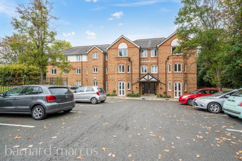 Epsom Road, Epsom KT17, 2 bed flat for sale, £240,000 - Zoopla