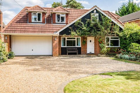 Pine Drive, Finchampstead, Berkshire RG40, 5 bed detached house for ...