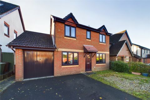 4 bed detached house for sale in Norfolk Chase, Warfield, Bracknell ...