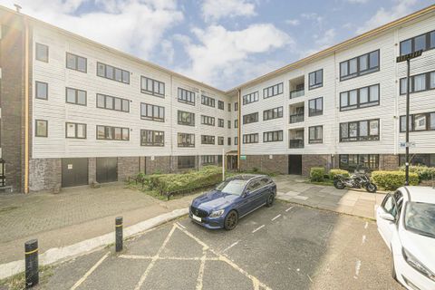 3 bed flat for sale in Summerwood Road, Isleworth TW7, £290,000 - Zoopla