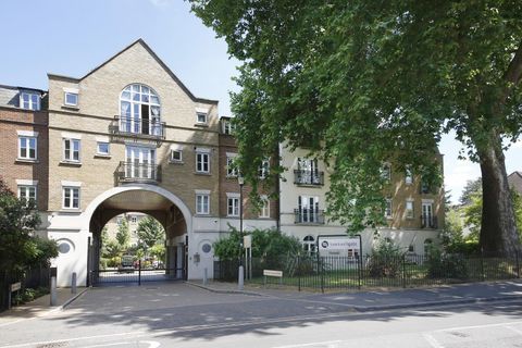 2 bed flat to rent in Charles Hall Street, Brixton SW2, £1,900 pcm - Zoopla