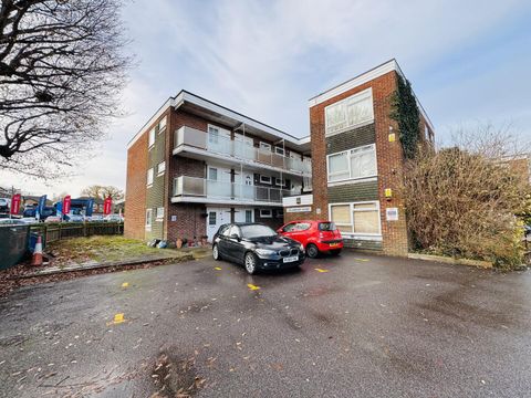 4 Caledonian House, Barnfield, Northgate, Crawley RH10, Studio to rent ...